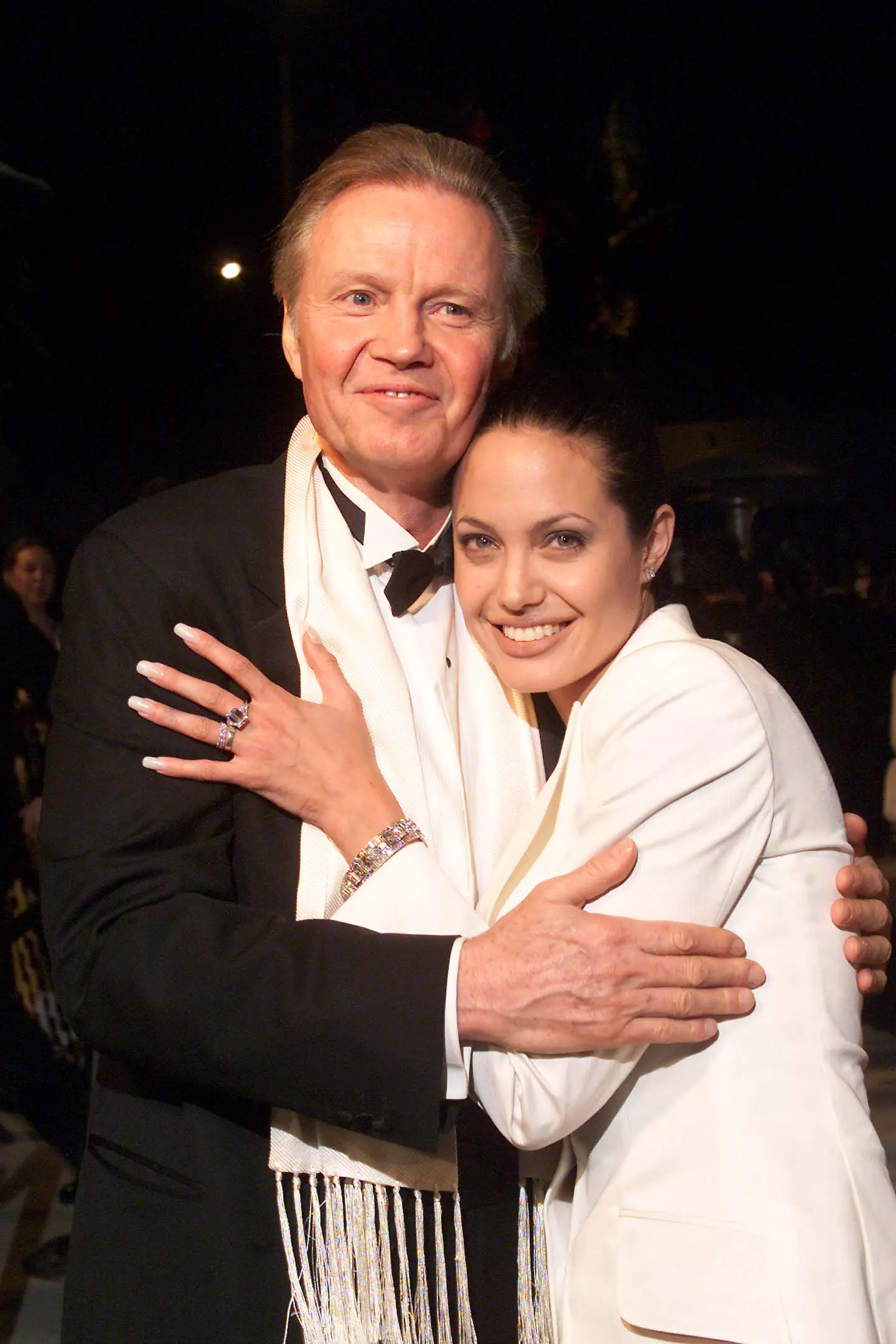 Angelina-jolie-jon-voight