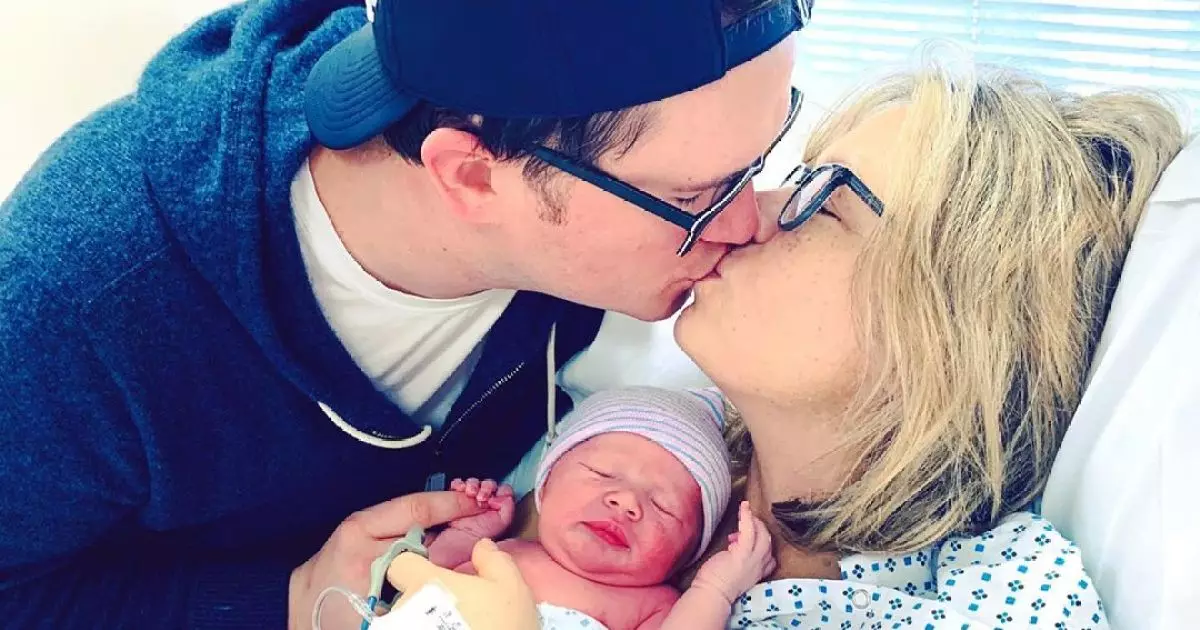 Dylan Dreyer donne naissance à un petit garçon nommé Oliver après une fausse couche