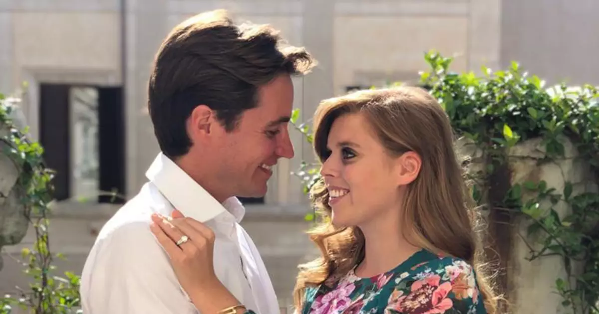 A princesa Beatriz está comprometida co mozo Edoardo Mapelli Mozzi