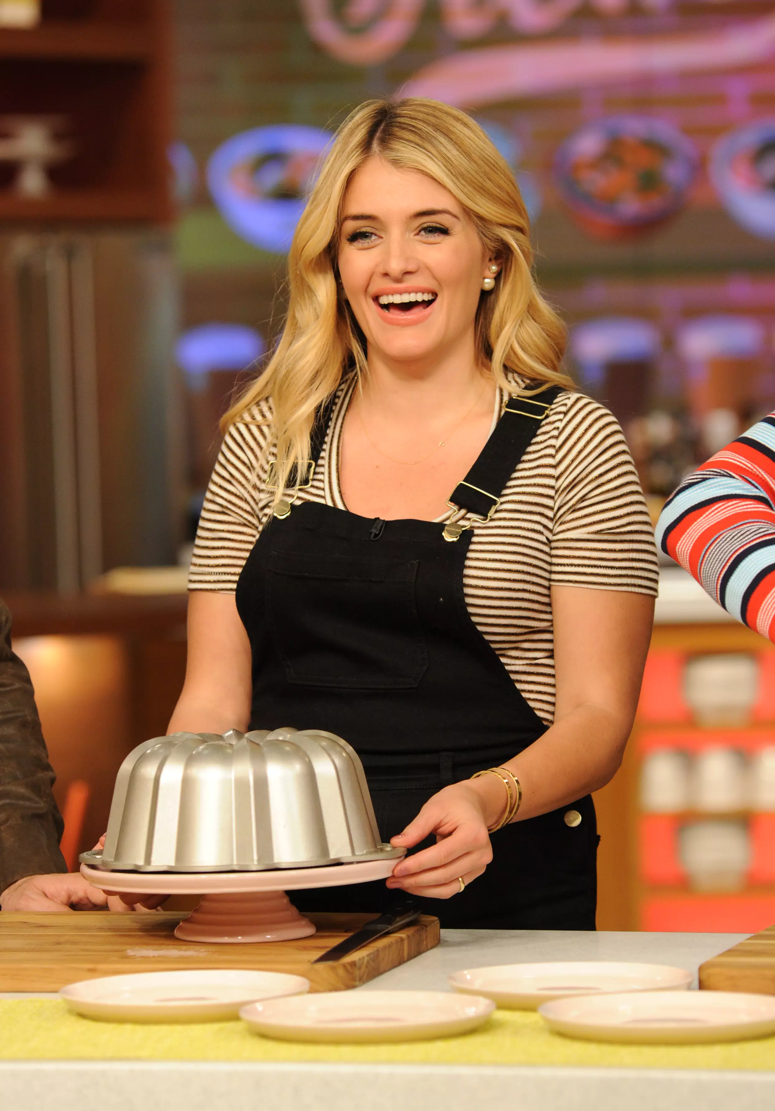 daphne-oz-the-chew