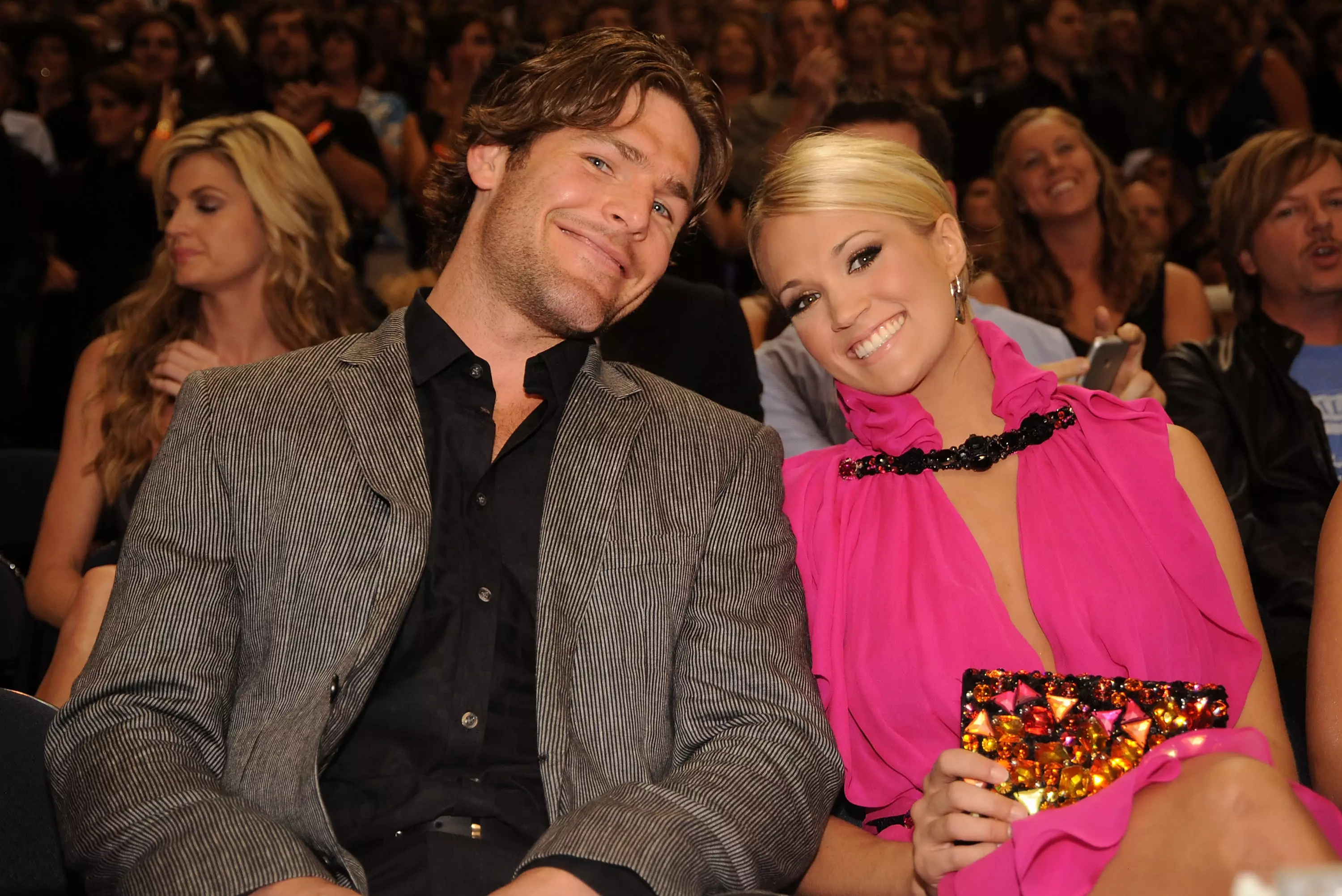 carrie-underwood-mike-fisher-2010. június
