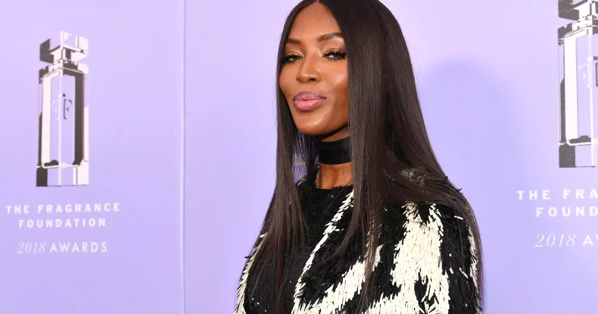 Naomi Campbell v novem selfiju pokaže svoje čudovite naravne lase