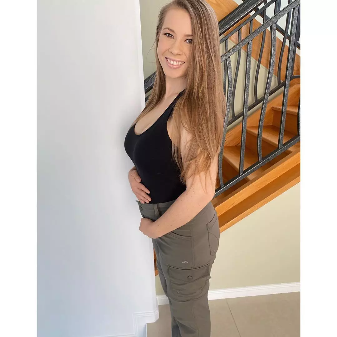 bindi-irwins-baby-bump-foto's-fan-de-pregnant-mem-to-be