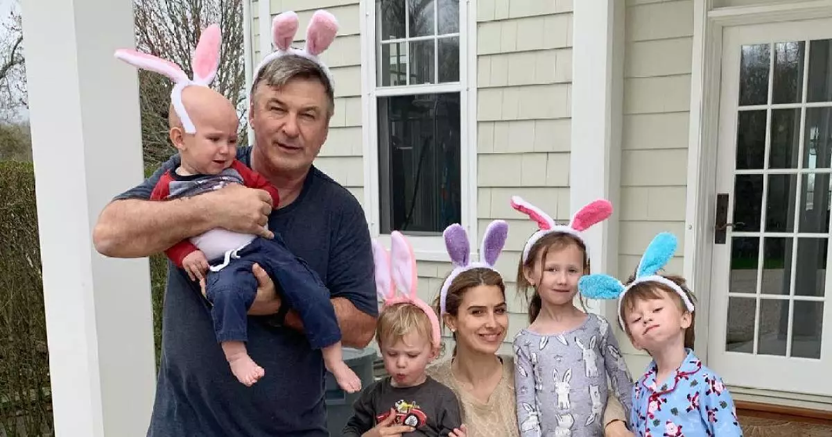 Những đứa trẻ của Alec Baldwin: Gặp các con của anh ấy với vợ Hilaria