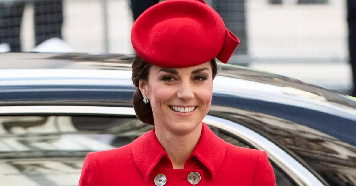 Kate Middleton trägt am Commonwealth Day das Red Coat Dress 2014 erneut