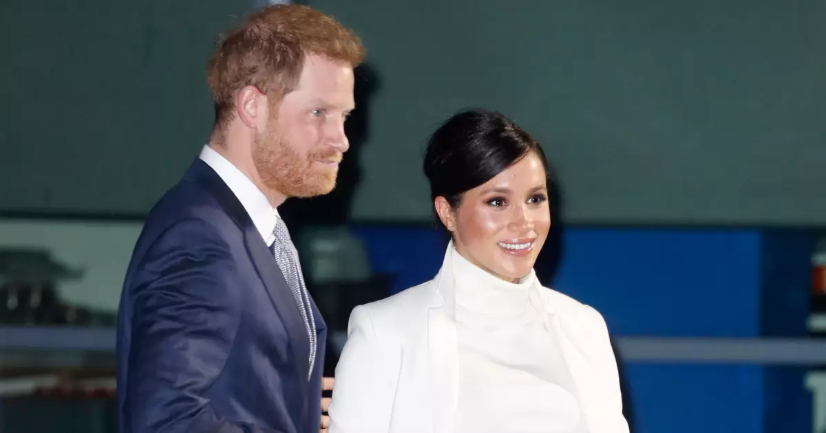 Sina Prince Harry at Meghan Markle ay bumisita sa Natural History Museum ng London