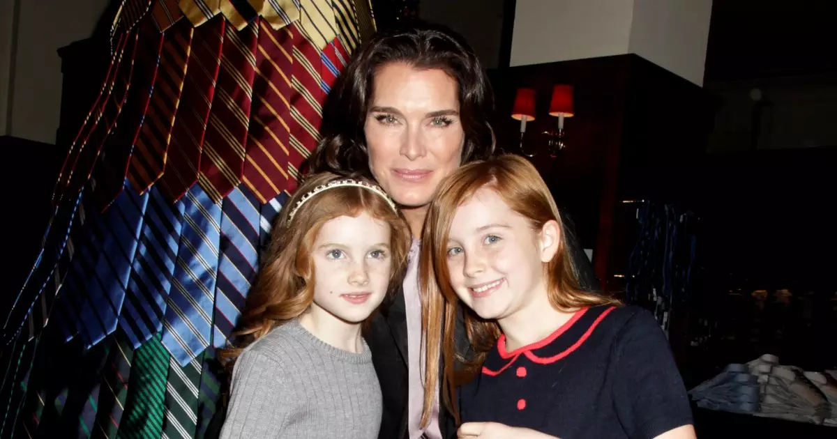 Brooke Shields Bagikeun Palajaran pikeun Putri-Na: Milarian 'Kakuatan Anjeun'