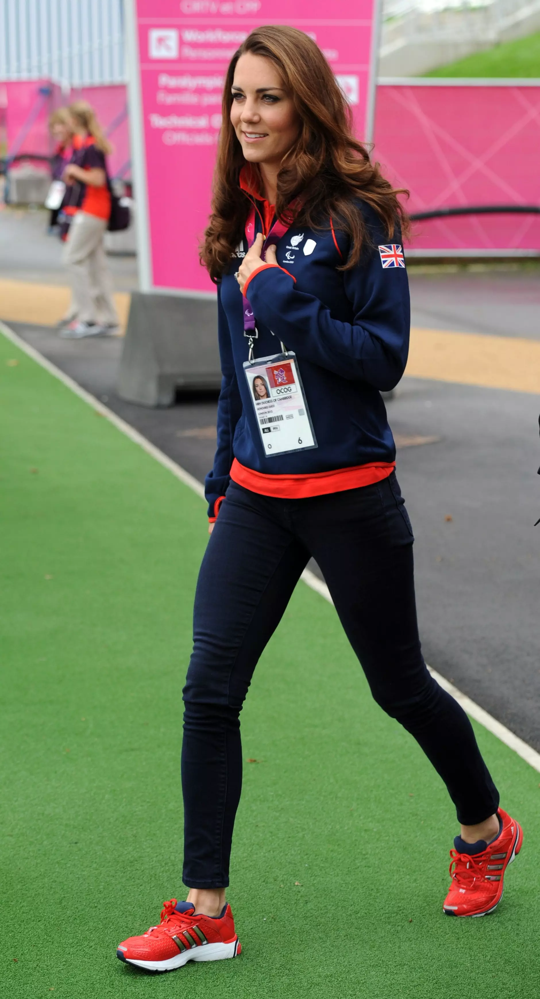 kate-middleton-sporty-aug-12-2