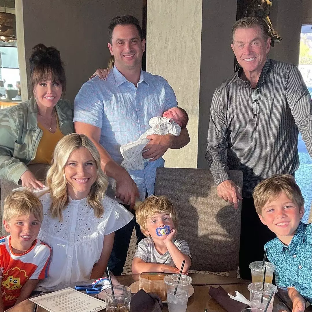 marie-osmond-and-her-grandkids-see-photos-of-the-singers-family-april2021