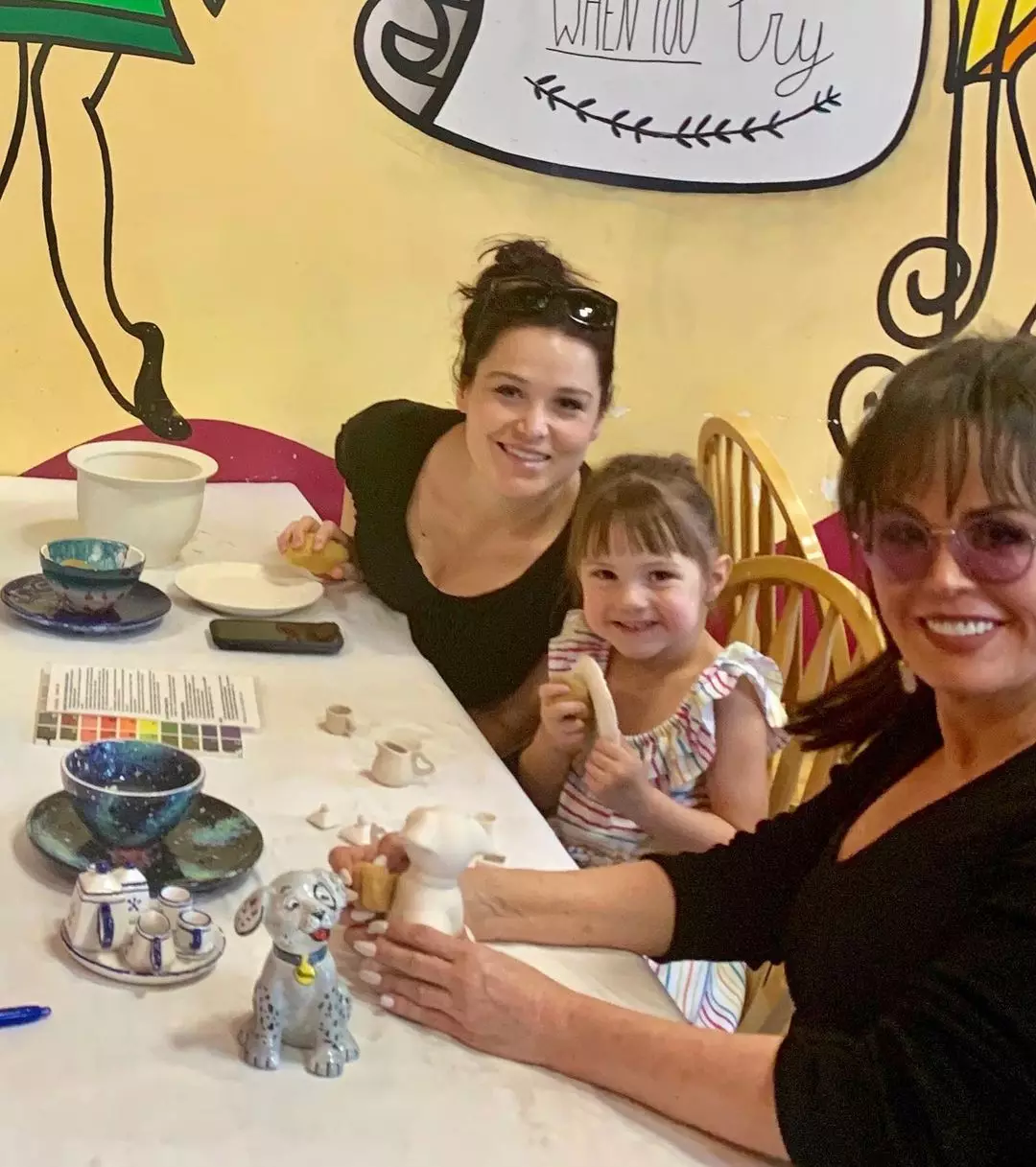 marie-osmond-and-her-grandkids-see-photos-of-the-singers-family12