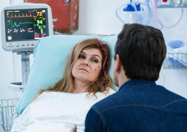 Connie Britton 'Nashville' r/r