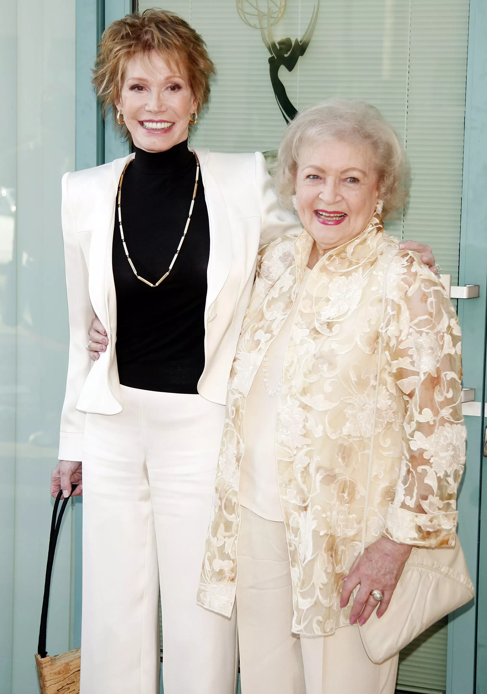 betty white mary tyler moore getty slike