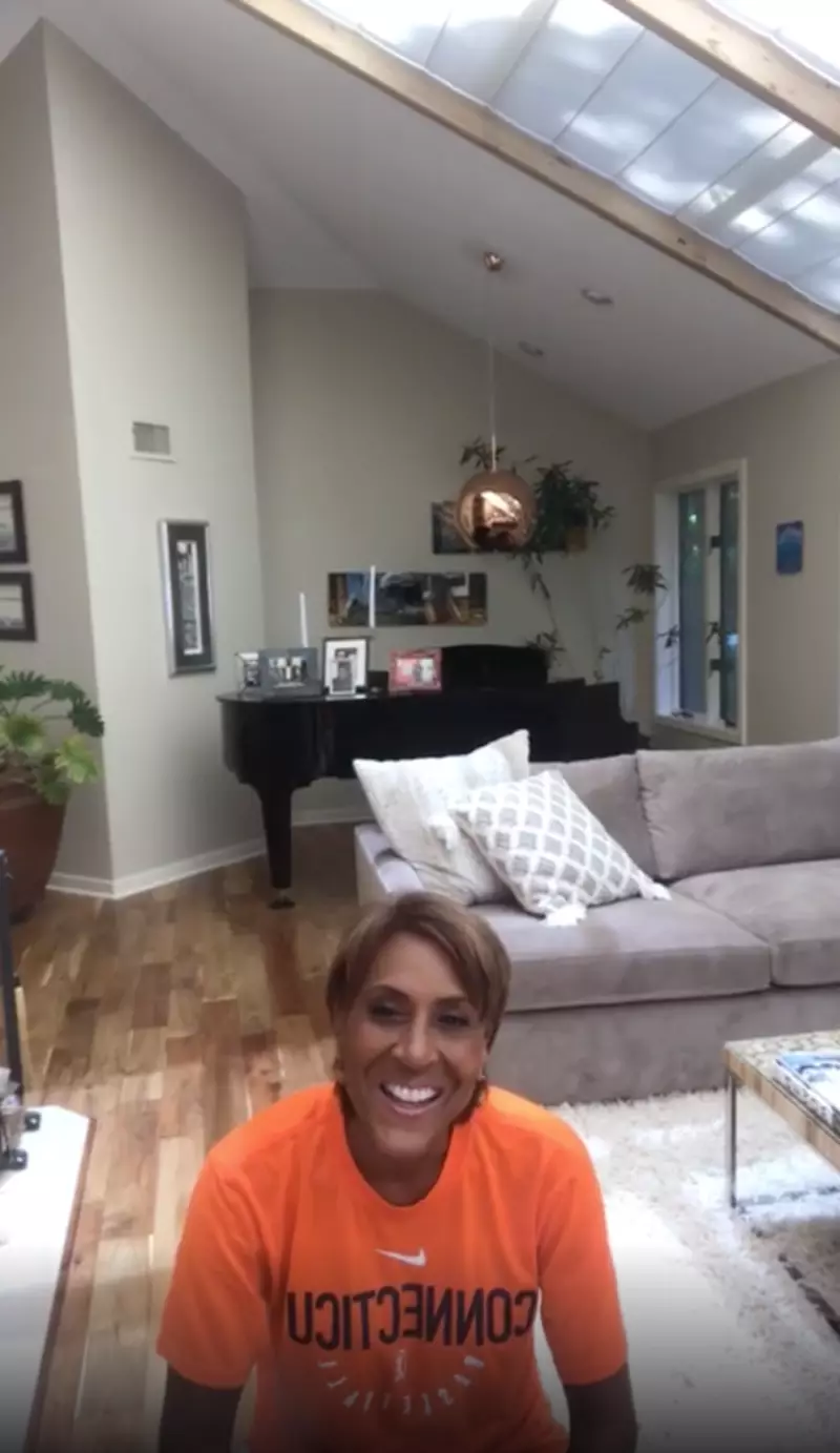 kie-does-robin-roberts-live-photos-inside-connecticut-home