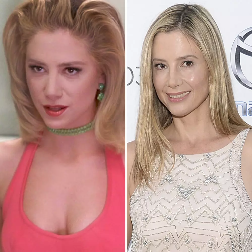 mira-sorvino-romy-and-micheles-Hy-school-reunion