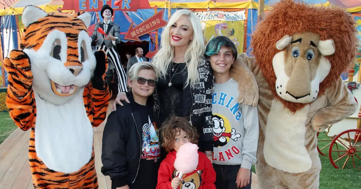 Gwen Stefani Yn Datgelu'r Wers Y Mae Ei 3 Mab Wedi'i Dysgu