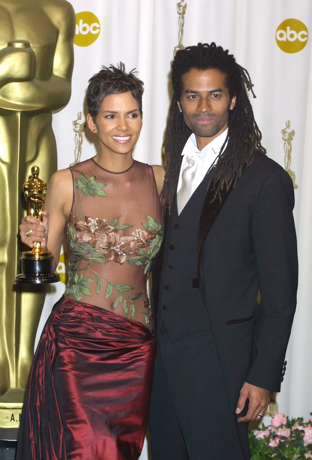 halle-berry-oscar-لعنت