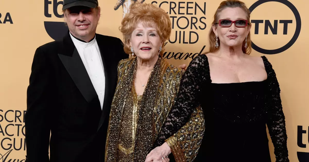 Todd Fisher Merindukan Debbie Reynolds dan Carrie Fisher 'Sangat'