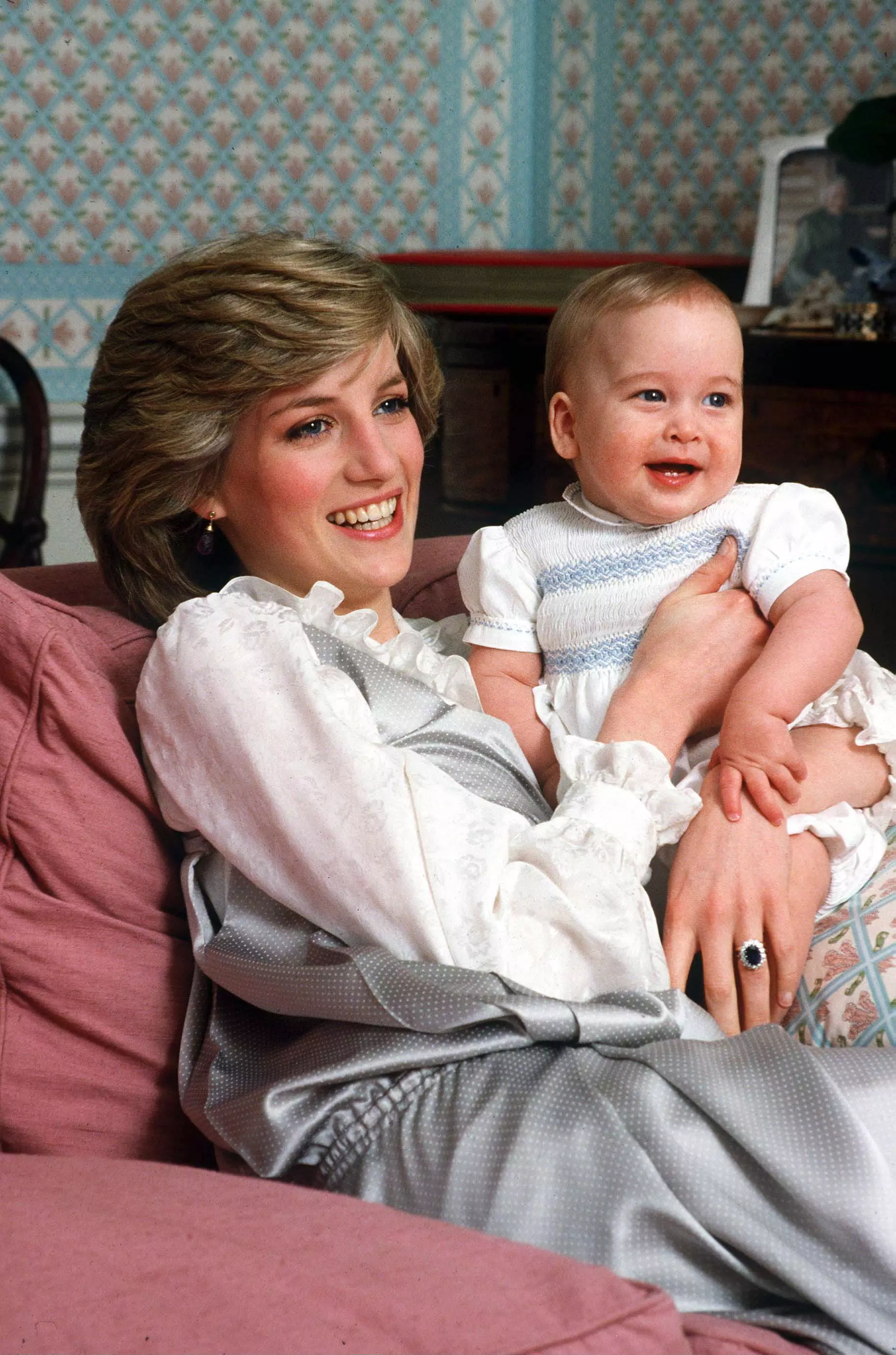 Diana-William-Harry-febreiro-1983