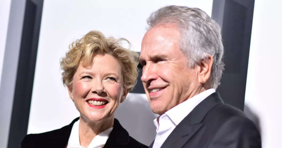 Annette Bening está "moi orgullosa" do fillo transexual Stephen