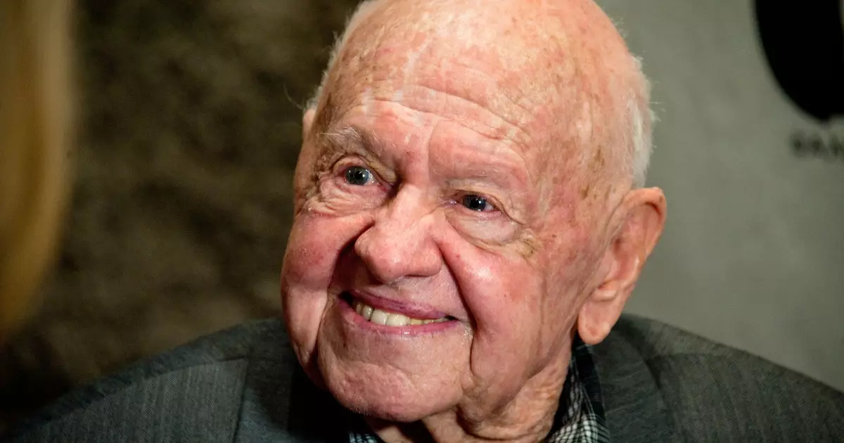 Eziokwu Banyere afọ ikpeazụ Mickey Rooney - Na-abịaru nso kwa izu