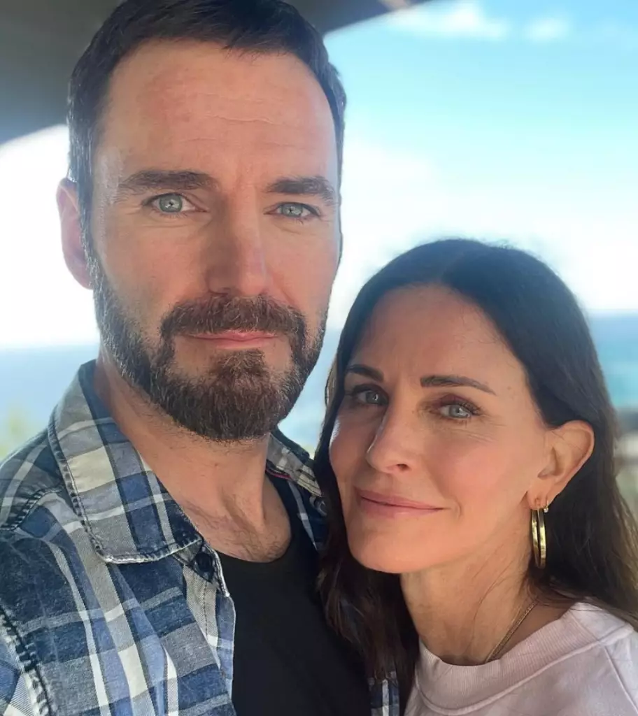 Ποιος είναι ο φίλος του Johnny McDaid Courteney Cox