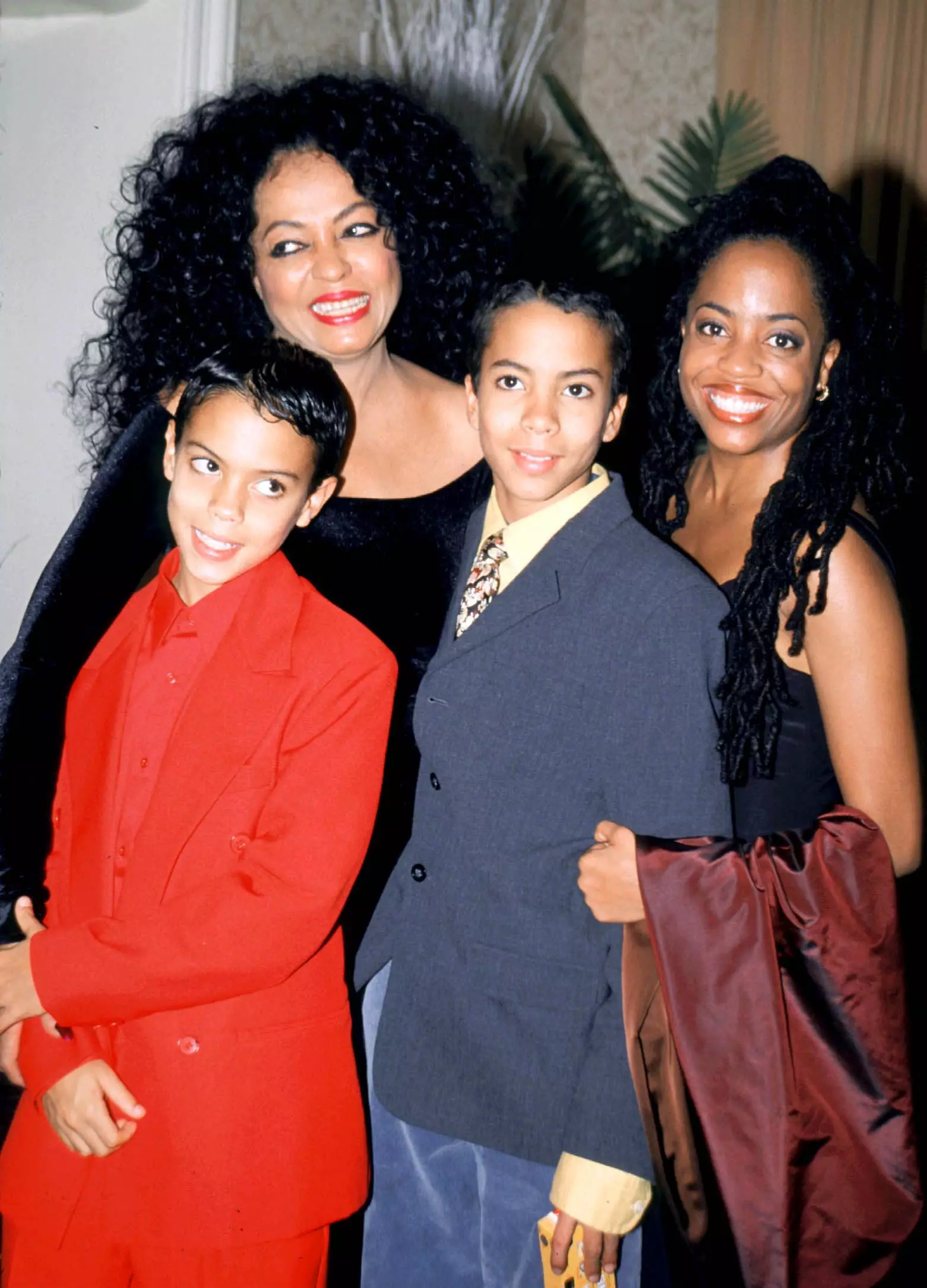 diana-ross-and-her-5-kids-see-the-singers-ულამაზესი-ოჯახური-ფოტოები