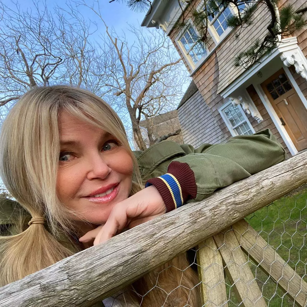 Where-does-christie-brinkley-live-photos-inside-her-hamptons-home