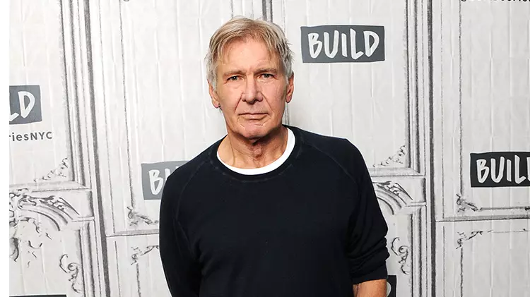 Harrison Ford ist ein Held, nachdem er eine Frau vor einem Autounfall gerettet hat