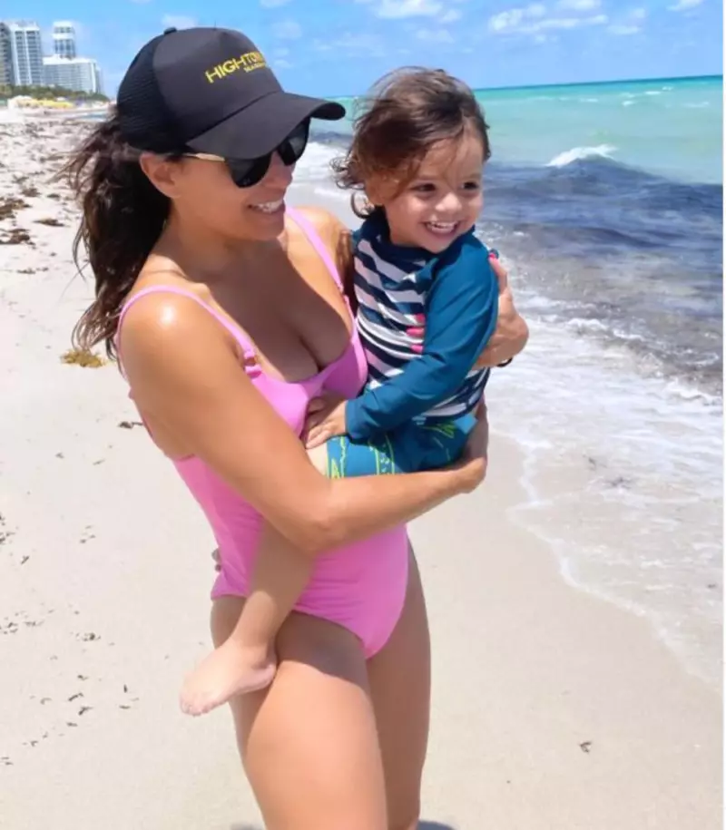 Wêneyên Eva Longoria yên Swimsuit-a Herî Bedew bibînin