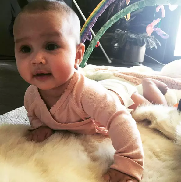 chrissy-teigen-john-legend-baby-tochter-luna