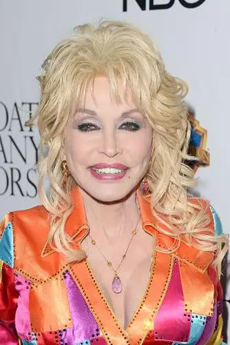 Dolly-Parton-Endometriose-1