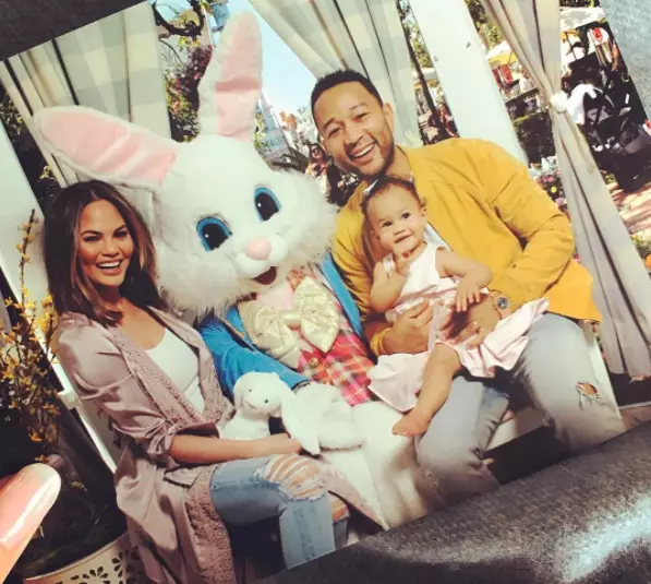 chrissy-teigen-john-legenda-luna-4