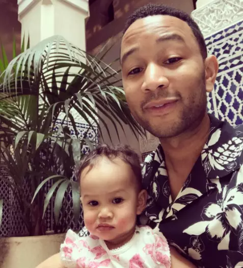 chrissy-teigen-john-legend-luna-11