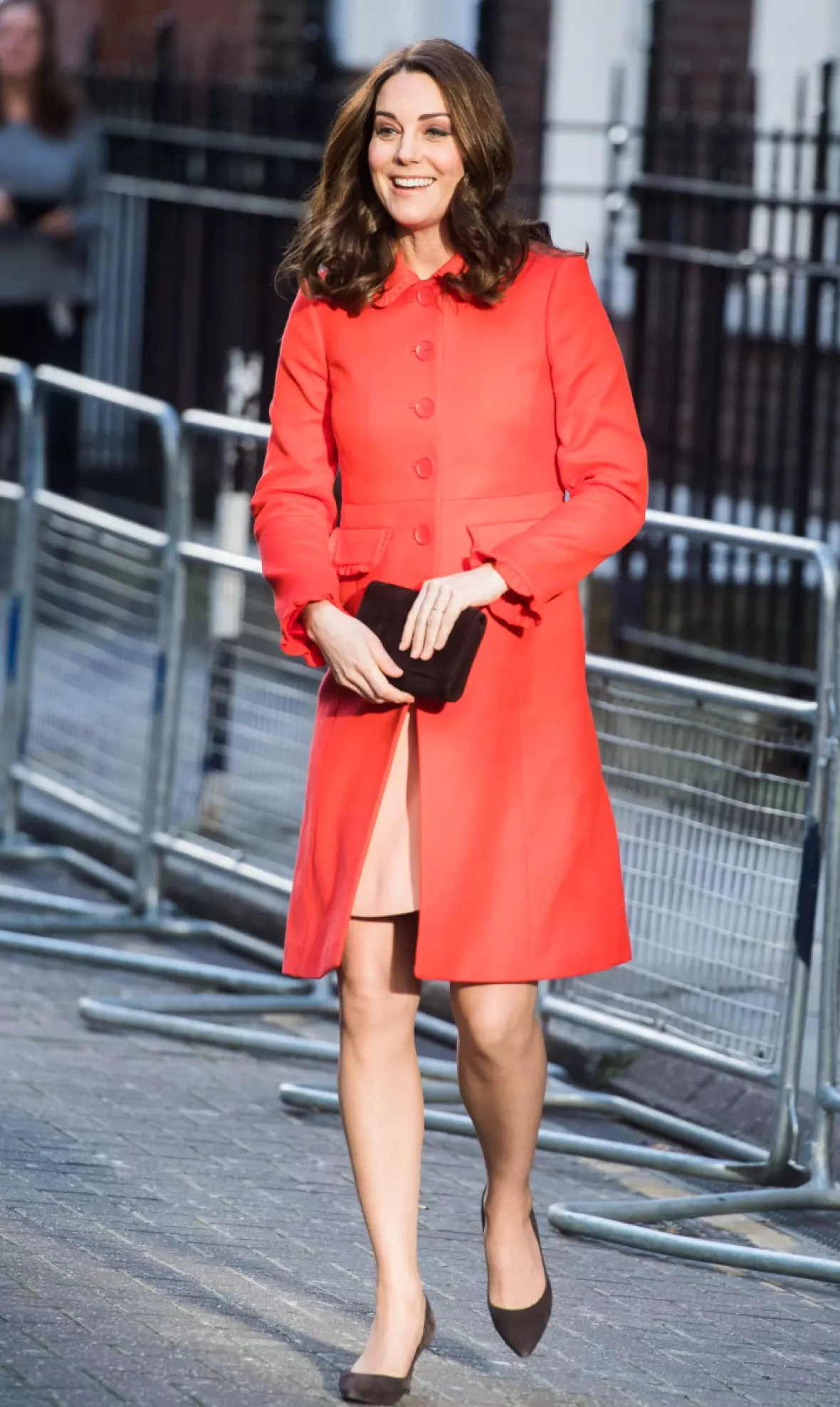 kate Middleton kırmızı elbise ceket