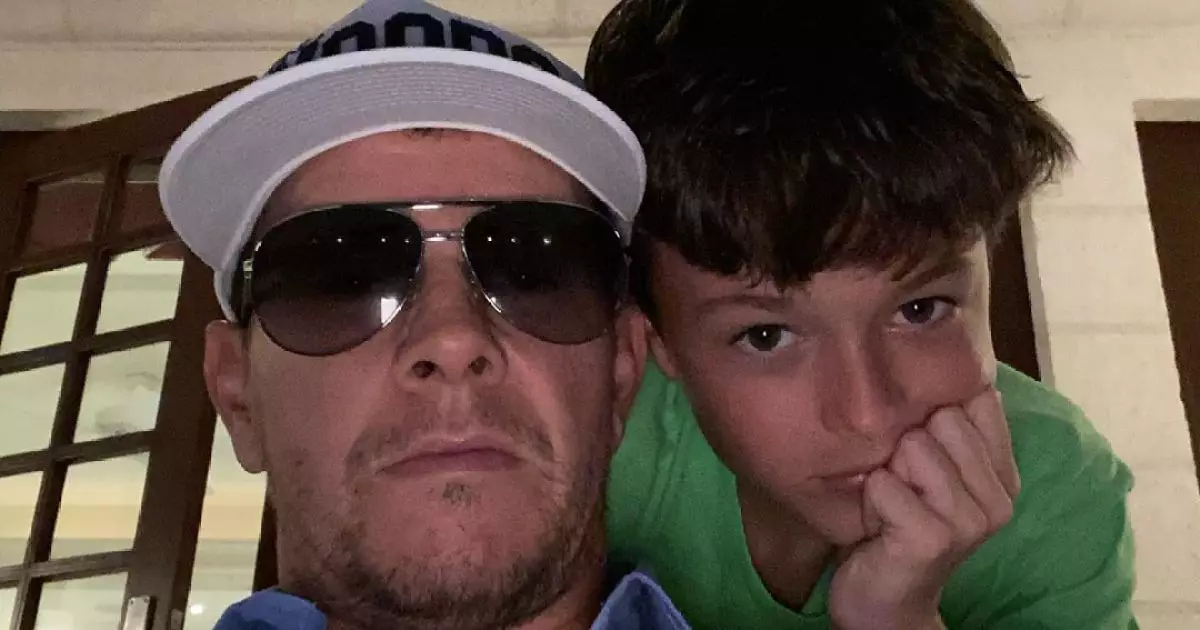 Il figlio di Mark Wahlberg, Brendan, balla e canta "Good Vibrations"