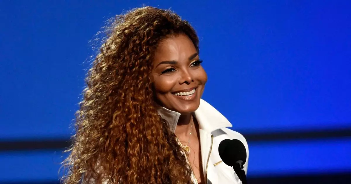 Janet Jackson Ṣafihan Ọmọ Eissa 'Nifẹ' Orin, Ṣiṣẹ Fayolini, Cello