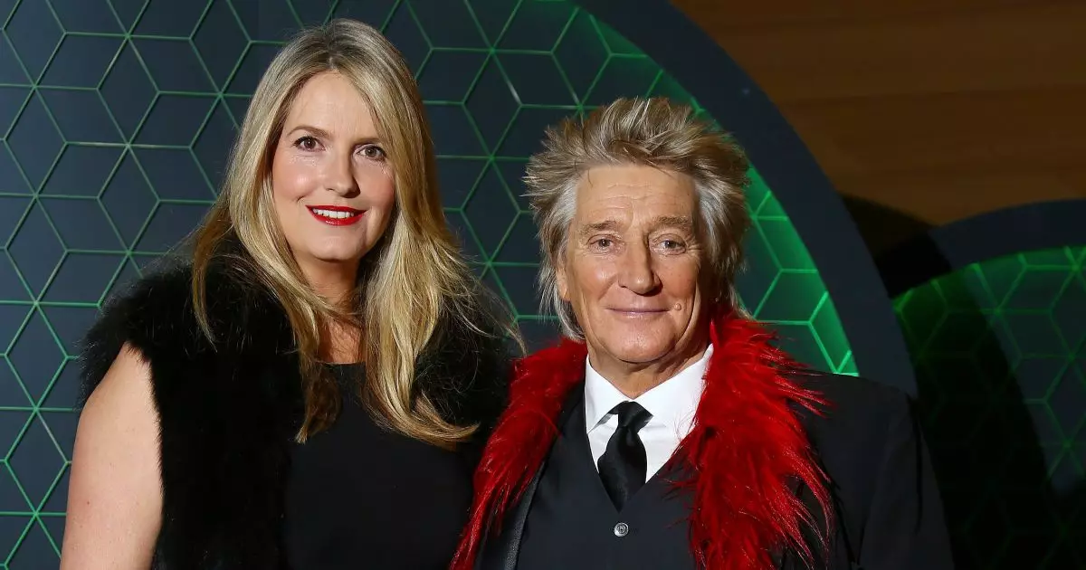 Penny Lancaster يولدىشى Rod Stewart بىلەن بولغان مۇناسىۋەتنى تەبرىكلەيدۇ