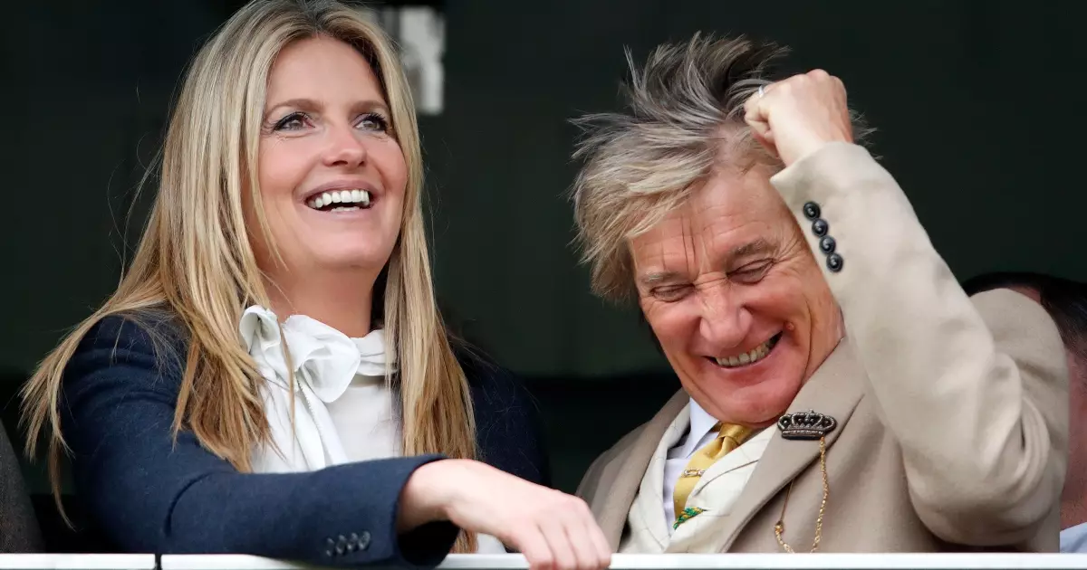 Rod Stewart och Penny Lancaster tar semesterfoto med barn