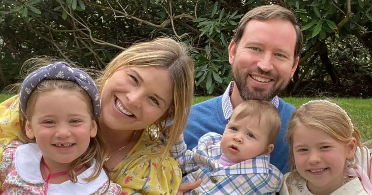 Jenna Bush Hager's Kids: Temui Keluarga Bintang Bersama Suami Henry