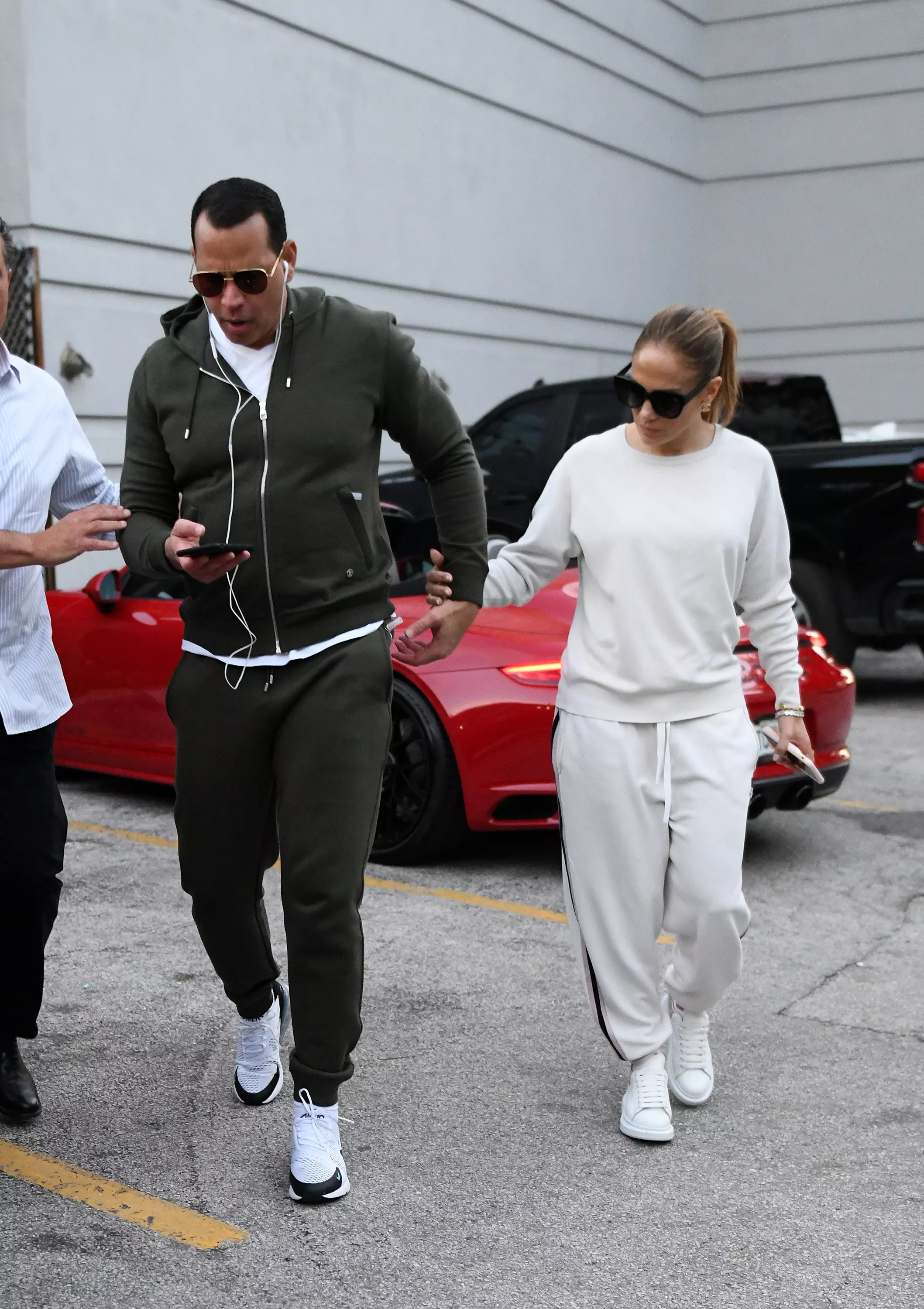 Jennifer Lopez ja Alex Rodriguez menevät kahdestaan päivälliselle juhlittuaan hänen kaksosensa syntymäpäivää