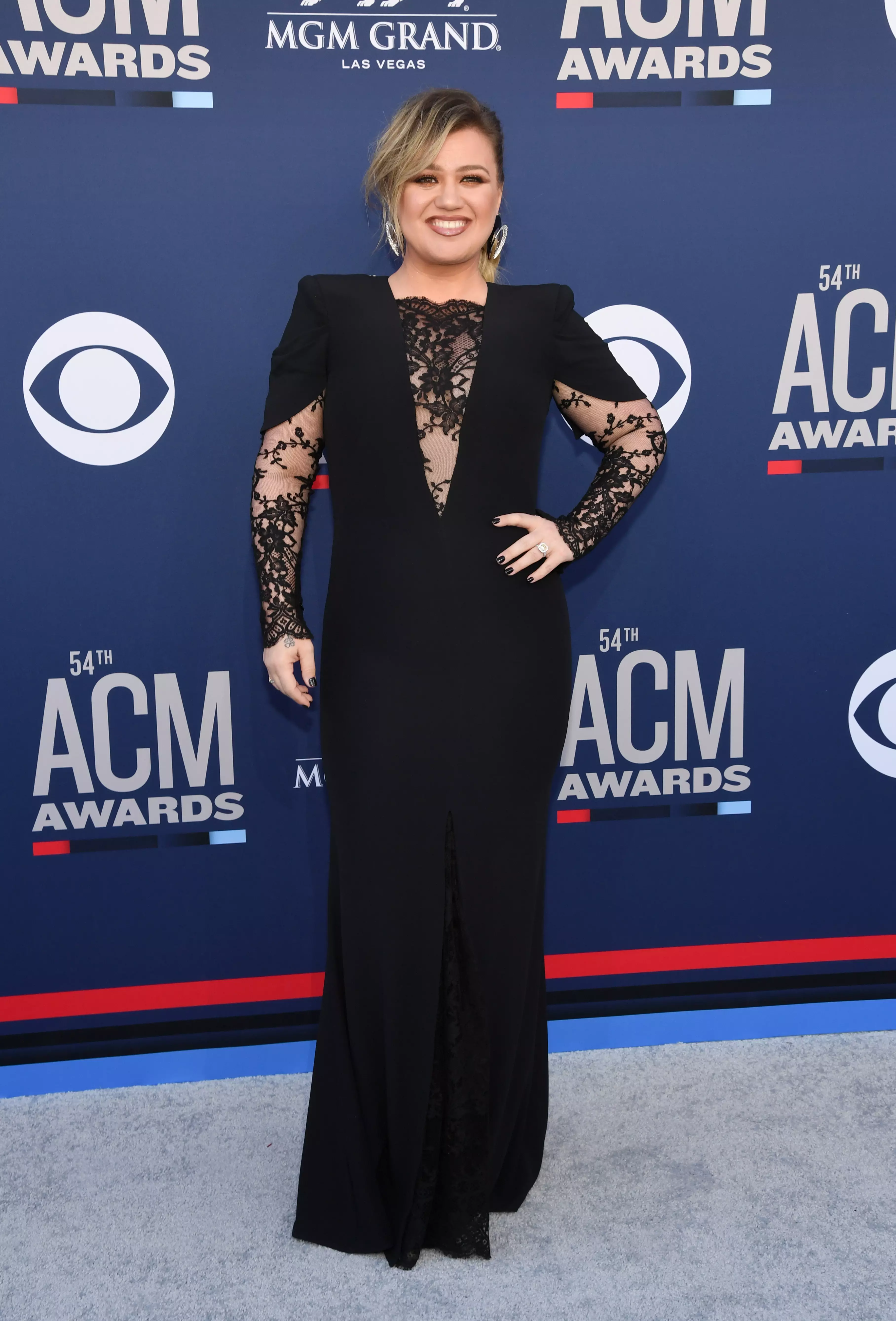 Kelly Clarkson menghadiri Academy Of Country Music Awards ke-54 di MGM Grand Hotel and Casino