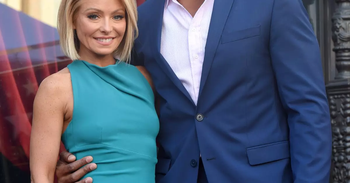 Tá an bua ag Kelly Ripa agus Michael Strahan ag Emmys an Lae i measc 'Beo!' Dráma - Níos Dlúithe go seachtainiúil