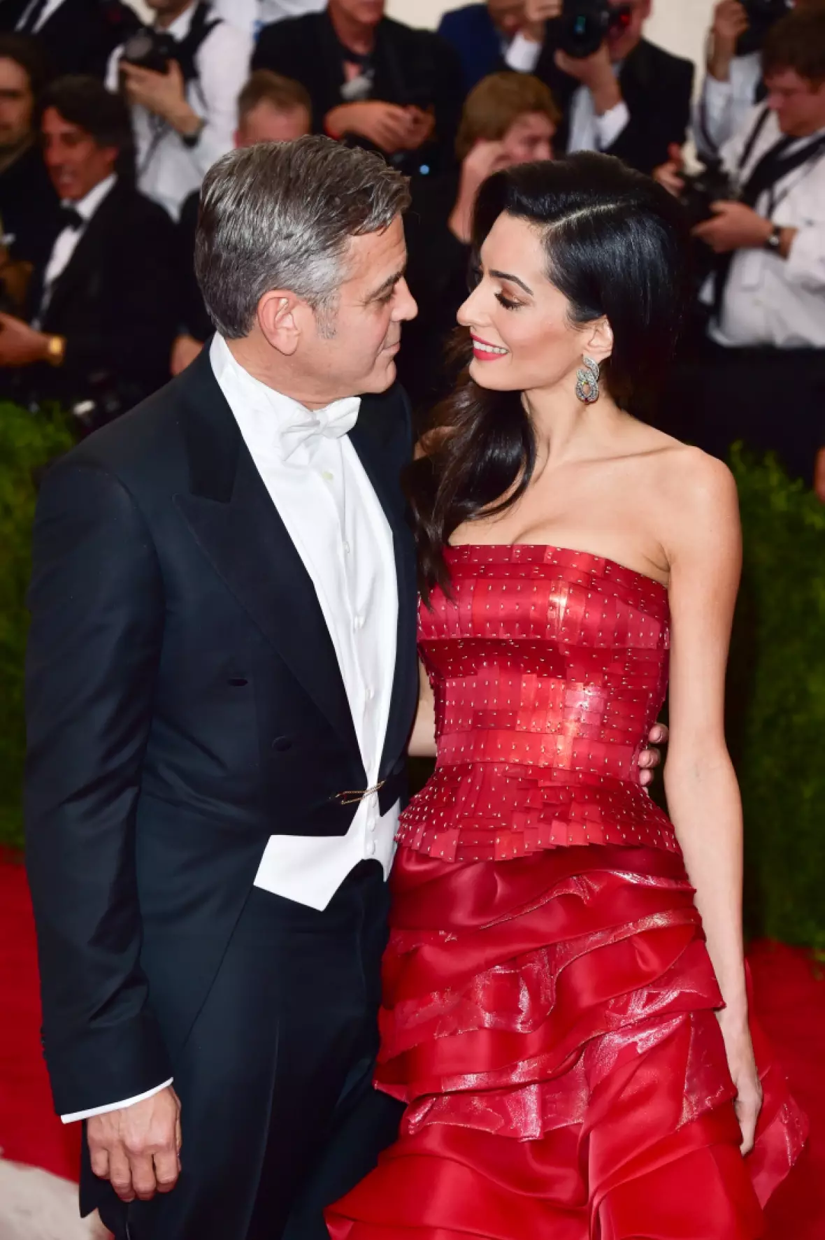 sina george at amal clooney