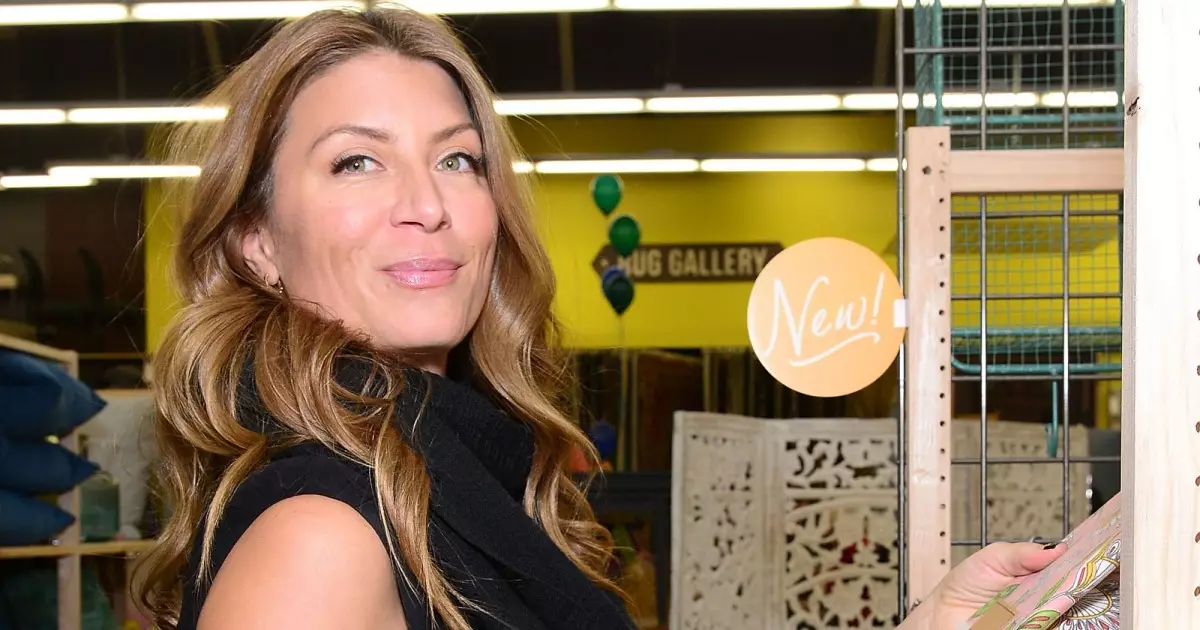 Genevieve Gorder Danışıqlar Ticarət Məkanlarının yenidən işə salınması