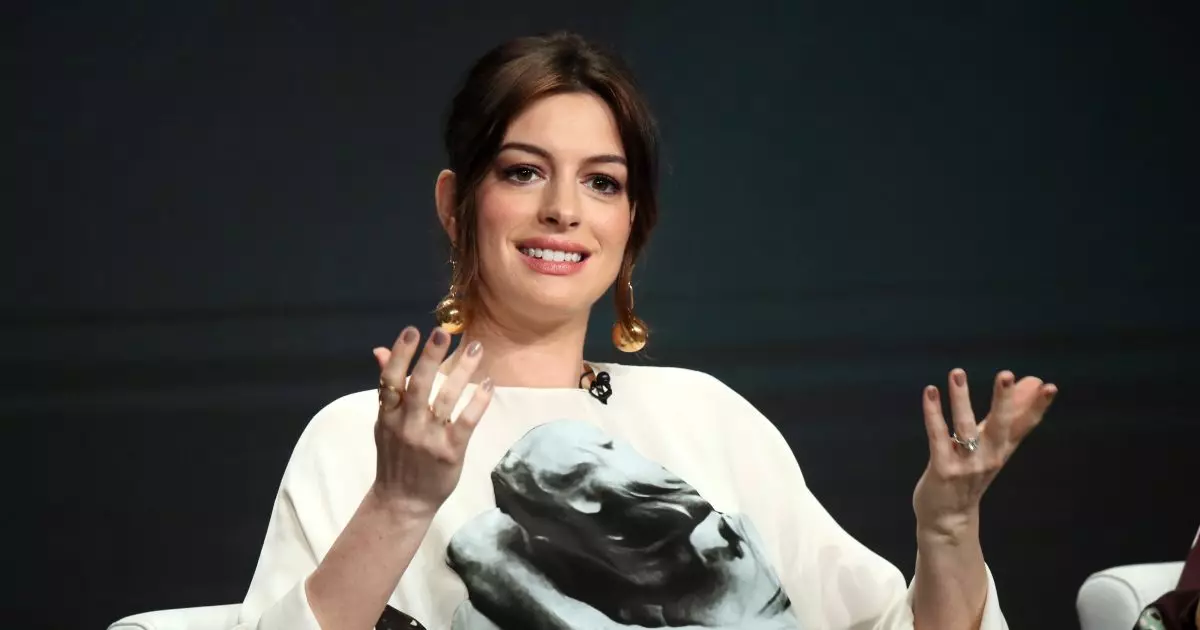 Anne Hathaway yang hamil Mengaku 'Sebenarnya' Mempunyai Otak Ibu