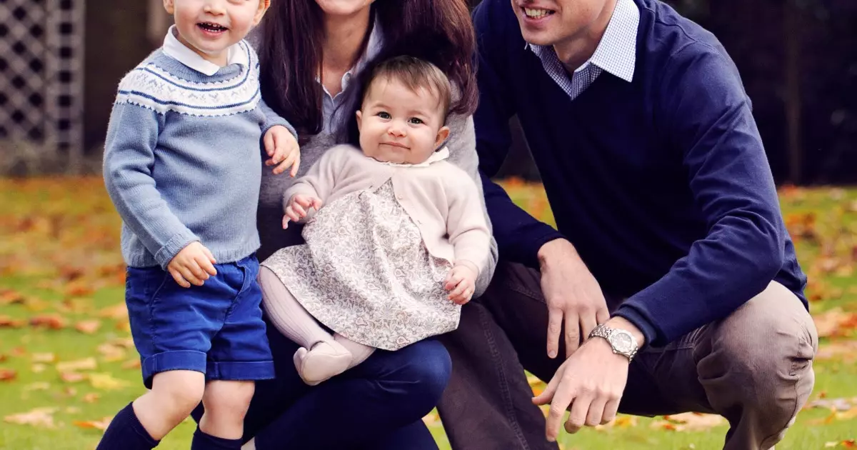 Nakatanggap si Prince William ng mga Cute na Regalo para sa mga Bata Prince George at Princess Charlotte Sa Royal Outing - Closer Weekly