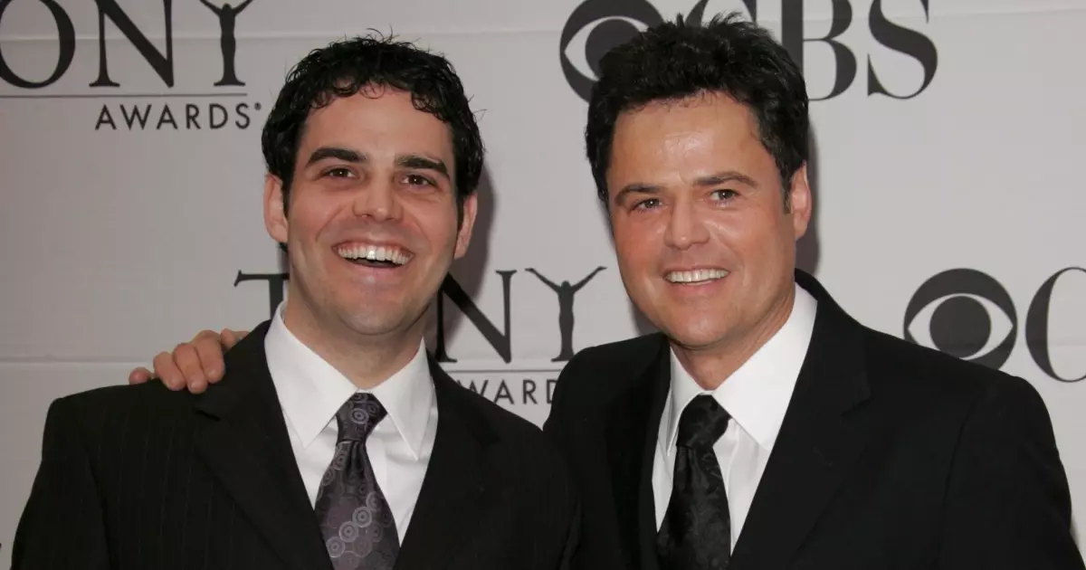 Donny Osmond Ngagungkeun Ulang 41th Putra Pangkolotna Don: upeti