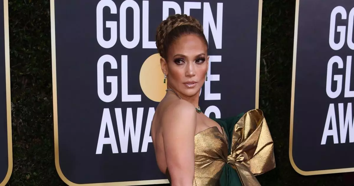 Jennifer Lopez' Golden Globes 2020 Kleid: Sehen Sie ihren Red Carpet Style