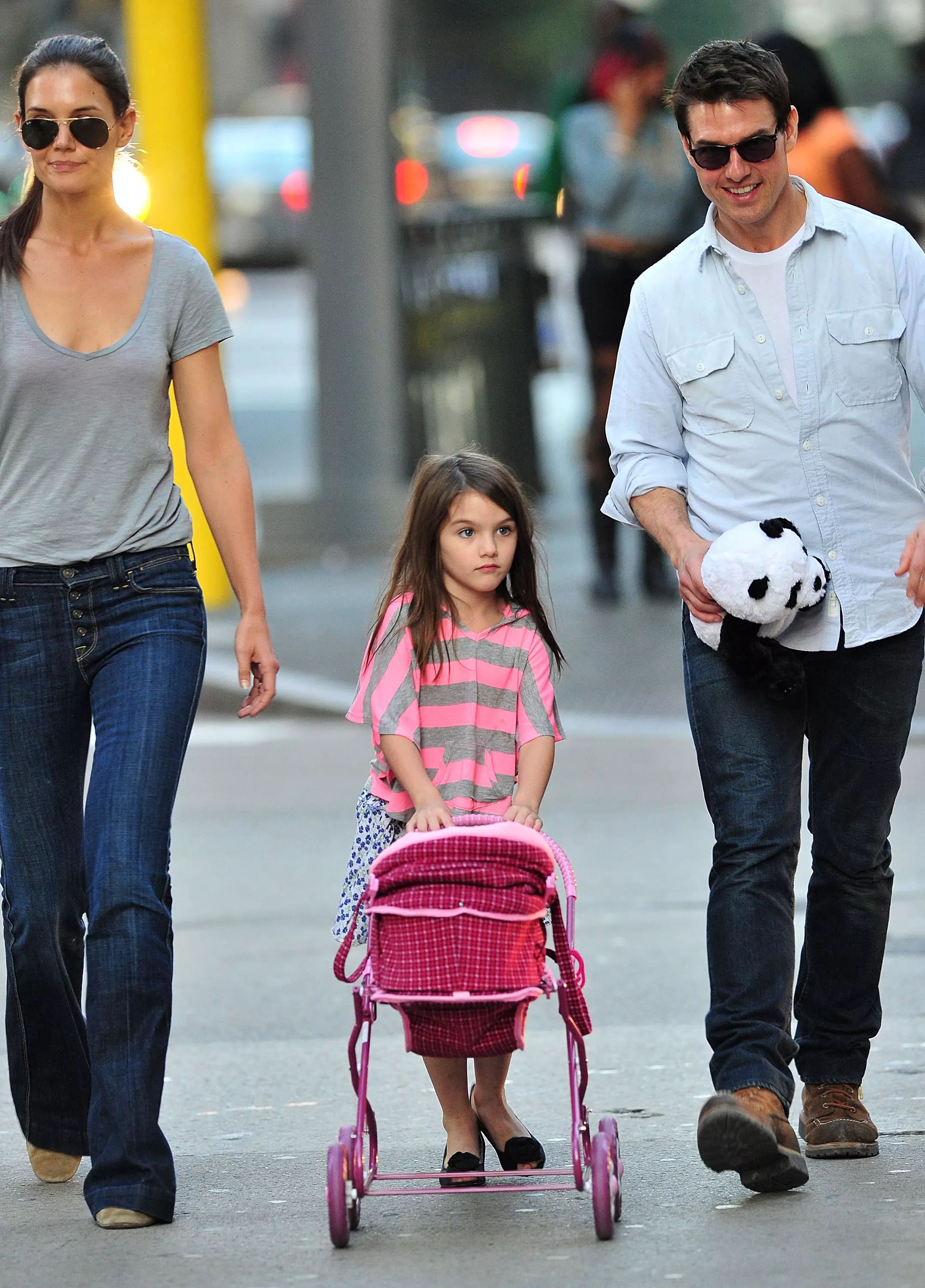 tom-cruise-katie-holmes-suri-cruise-oktober-2011