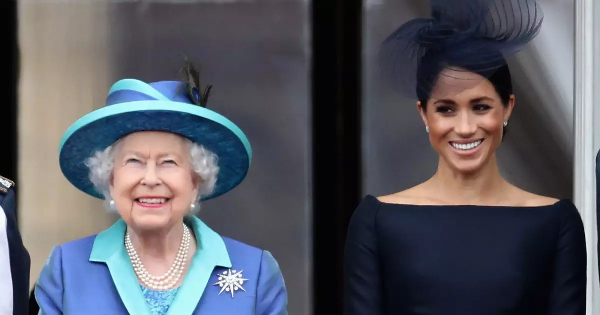 Nilaza ny Milliner an'i Meghan Markle fa mitovy amin'ny an'ny Mpanjakavavy Elizabeth ny fombany